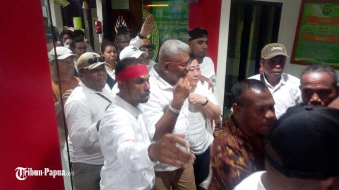 Johannes Rettob dan Silvy Herawaty Divonis Bebas, Ini Kata Kuasa Hukum ...