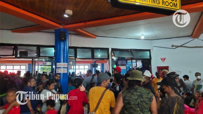 Mayoritas Penumpang di Pelabuhan Laut Jayapura Masih Abaikan Prokes - Tribun-papua.com
