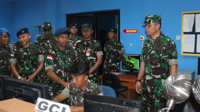 Kunjungi Satrad 243/Timika, Pangkoopsud III: Jaga Netralitas TNI di ...