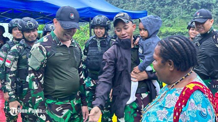 TANGIS Warga Kampung Waa Banti Tembagapura Pecah Saat Purna Tugas Satgas Yonif Raider 631/ATG ...