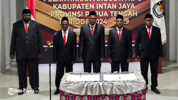 AKHIRNYA, Komisioner KPU Intan Jaya Dilantik - Tribun-papua.com
