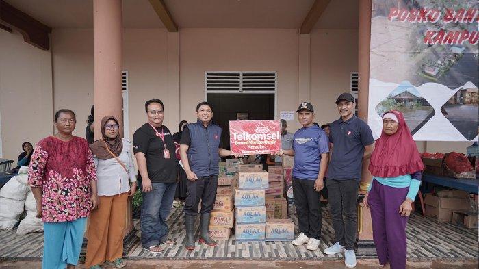 Peduli Korban Bencana Banjir Merauke, Telkomsel Salurkan Bantuan CSR ... Peduli Korban Bencana Banjir Merauke, Telkomsel Salurkan Bantuan CSR ...