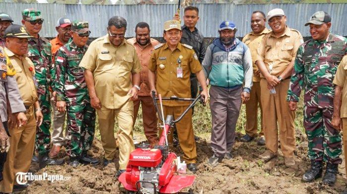 Percepat Penurunan Stunting dan Penghapusan Kemiskinan Ekstrem, Ini Dilakukan Pj Bupati Sumule ...