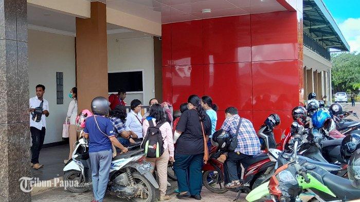 Honorer di Merauke Kembali 'Geruduk' Kantor DPRD, Ini Permintaannya ...