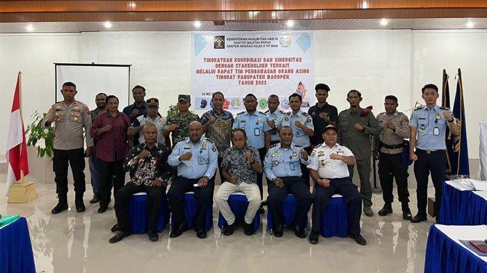 Pengawasan Orang Asing di Waropen, Ini yang Dilakukan Imigrasi Biak - Tribun-papua.com