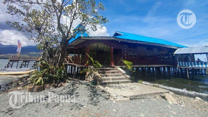 Potret Indahnya Kampung Ayapo Tempat Sarasehan KMAN VI Papua - Tribun ...