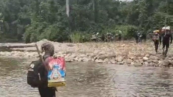 Beredar Video KKB Ancam Pendulang Emas di Kampung Wakia Mimika, Ini Respon Kapolres - Tribun ...