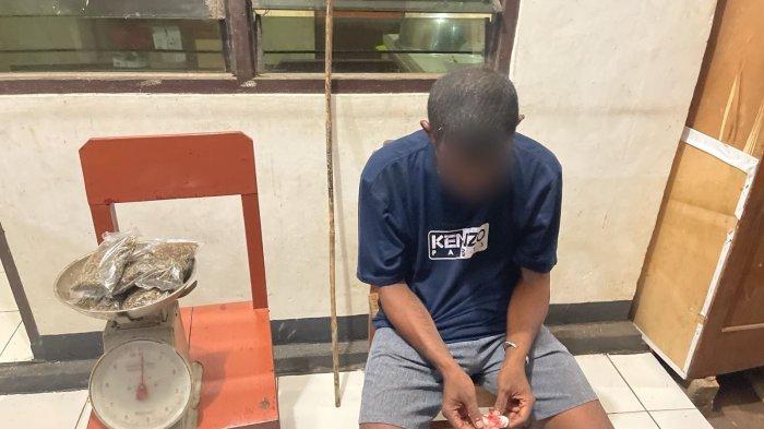 Polisi Tangkap AW Bawa Ganja di Pasar Skouw Perbatasan Papua dan PNG - Tribun-papua.com