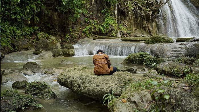 Wisata Papua: Pesona Air Terjun Wafsarak yang Populer di Biak - Tribun ...