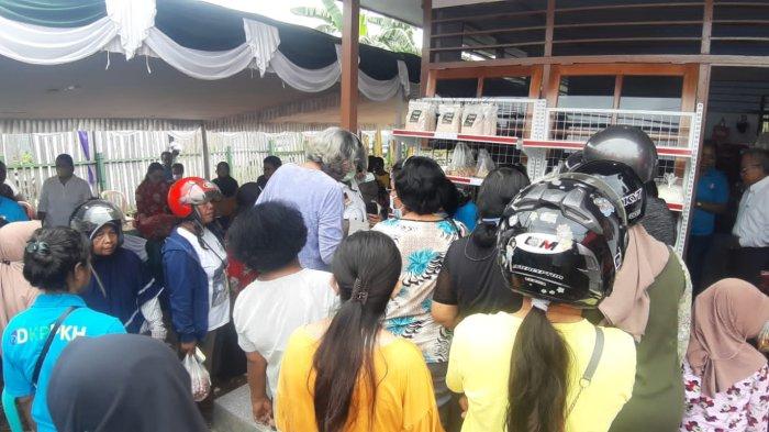 Jawab Kebutuhan Masyarakat, Toko Pangan Merauke Siapkan Produk dengan Harga Terjangkau - Tribun ...