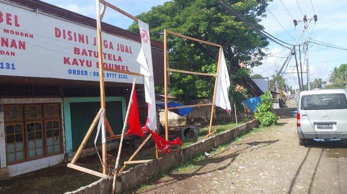 Sejumlah Baliho Caleg PSI Kabupaten Jayapura Dirusak OTK, Sosok Pelaku Terekam CCTV - Tribun ...