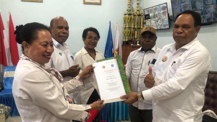 Pemkab Yalimo Teken MoU dengan SMAN 3 Jayapura, Bupati Nahor Nekwek ...
