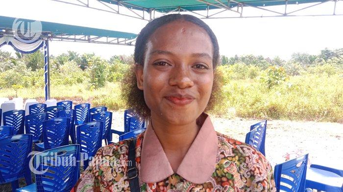 Bangun Tower BTS, Siswa di Kampung Tarfia Distrik Demta Jayapura Kini ...