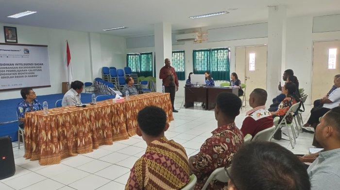 YPMAK Dukung Langkah Anggota DPR Papua Tengah Kirim 22 Guru SD Ikut ...