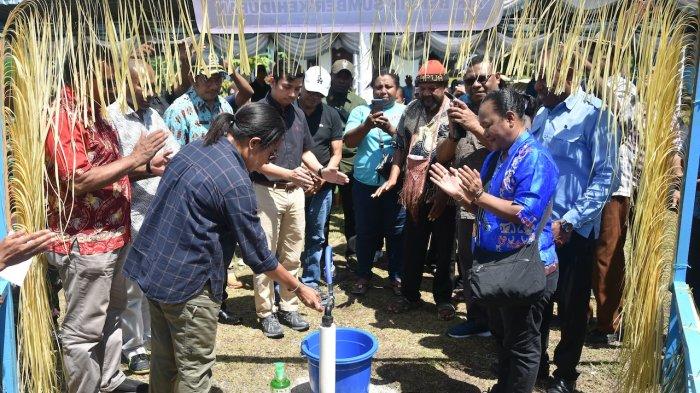 Masyarakat Delapan Kampung di Kabupaten Biak Numfor Kembali Menikmati Air Bersih - Tribun-papua.com