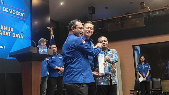Partai Demokrat Usung Abdul Faris Umlati dan Petrus Kasihiw Maju ... Partai Demokrat Usung Abdul Faris Umlati dan Petrus Kasihiw Maju ...