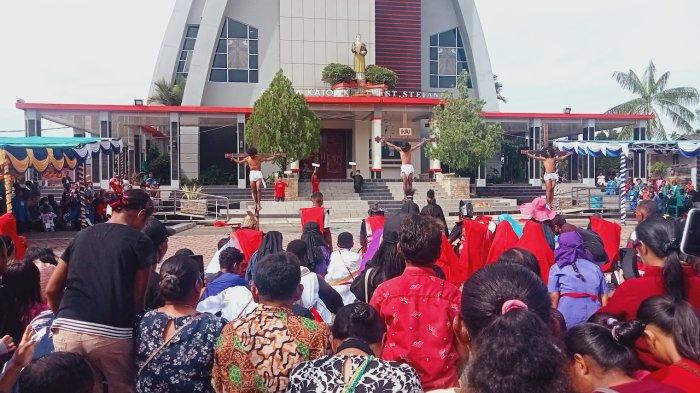 Umat Katolik Paroki St Stefanus Sempan Timika Ikut Jalan Salib Hidup ...