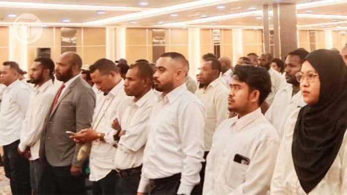 KPU Mimika Lantik 90 Anggota PPD, Dete Abugau: Jangan Ada Kepentingan ...