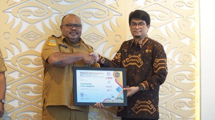 Pemkot Jayapura Terima Penghargaan BKN Award, Robby Awi: Motivasi ...