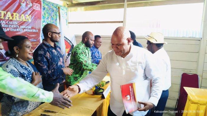 Ruben Magai dan Yosep Douw Jadi Paslon Pertama yang Resmi Daftar di KPU ...