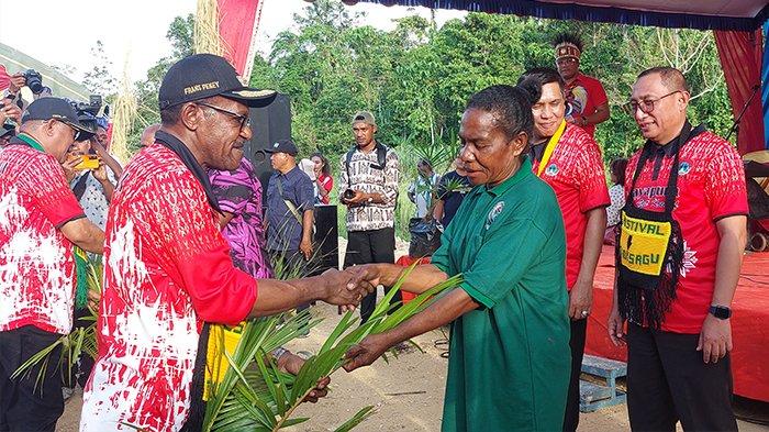 Frans Pekey Sebut Sagu Sumber Kehidupan Masyarakat Papua - Tribun-papua.com