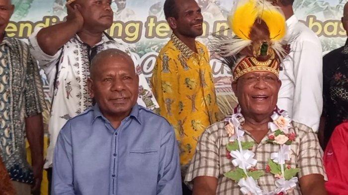 Sosok Barnabas Suebu di Mata Bupati Jayapura, Mathius Awoitauw: Beliau ...