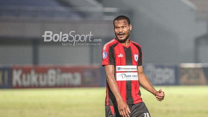Israel Wamiau Gabung Mutiara Hitam, Ricky Nelson Ungkap Alasan Persipura Datangkan sang Pemain ...