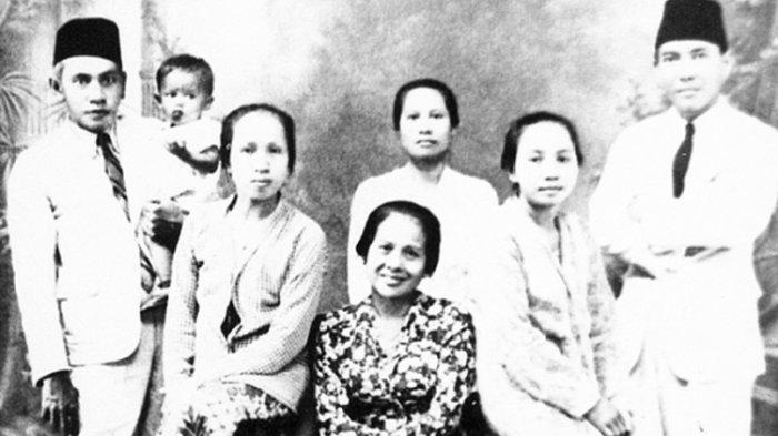 Mengenal Inggit Garnasih, Sosok Inspirasi Soekarno Muda - Tribun-papua.com