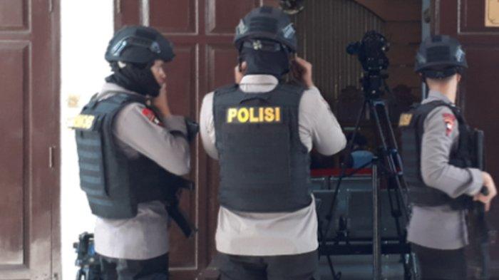 Bripka Laode Imran Dirujuk ke Jakarta, Kena Panah Saat Amankan ... Bripka Laode Imran Dirujuk ke Jakarta, Kena Panah Saat Amankan ...