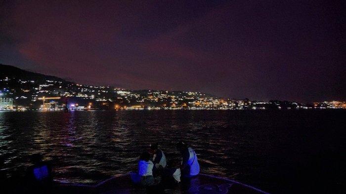 Panorama Malam Kampung Tahima Soroma Jadi Primadona Kota Jayapura ...