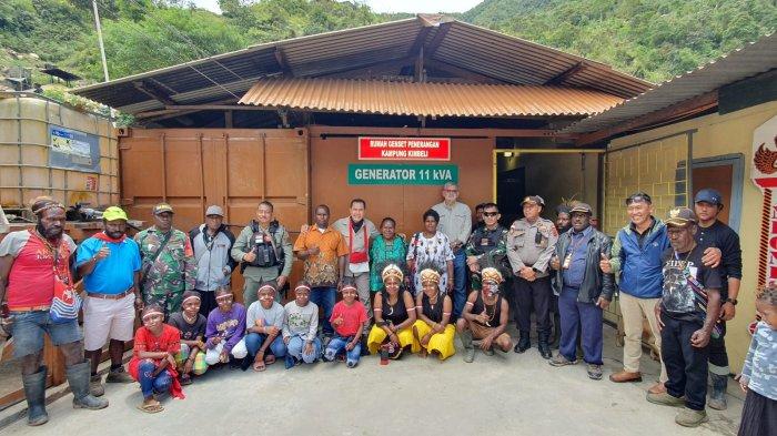 Tokoh Masyarakat Kampung Kimbeli Tembagapura Derek Alom Berikrar Menjaga Persatuan dan Kesatuan ...