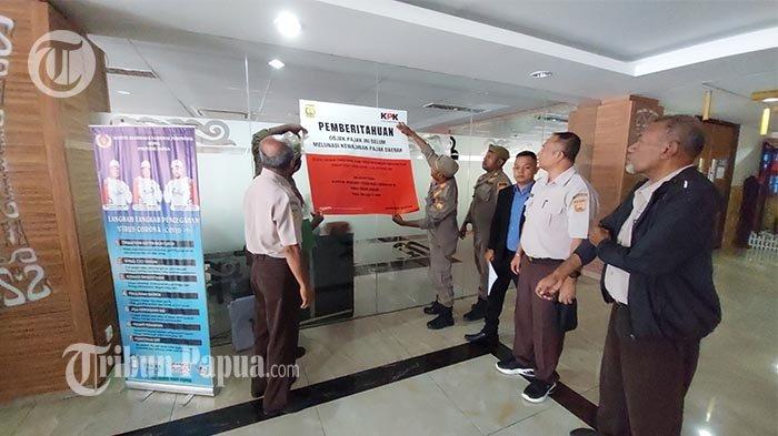 BREAKING NEWS: Wisma Atlet Mandala Jayapura Disegel, Tungak Pajak Rp ...
