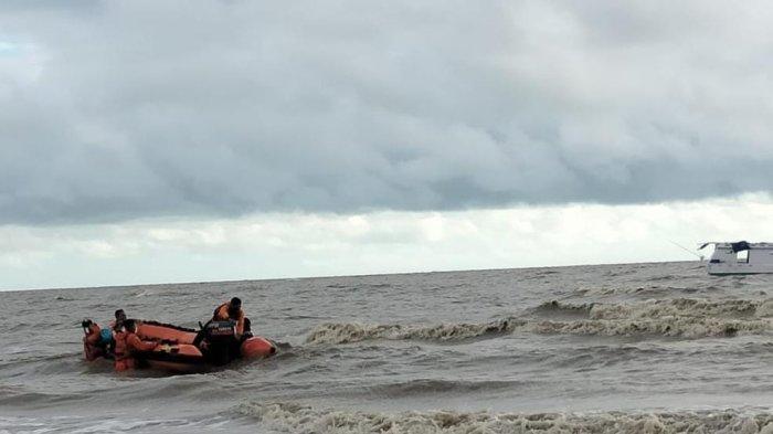 BREAKING NEWS: Jatuh dari Perahu, Mansur Nelayan di Merauke Hilang Digulung Ombak - Tribun-papua.com