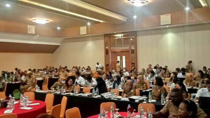 Kasubag Keuangan, Bendahara dan Operator di Pemkab Mimika Dikenalkan Aplikasi FMIS Simda ...