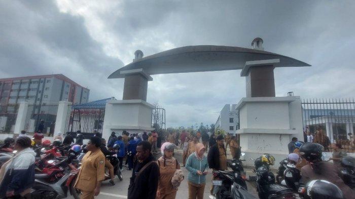 Bupati Athenius Murib Ajak ASN Jayawijaya Mulai Disiplin Dari Diri ...