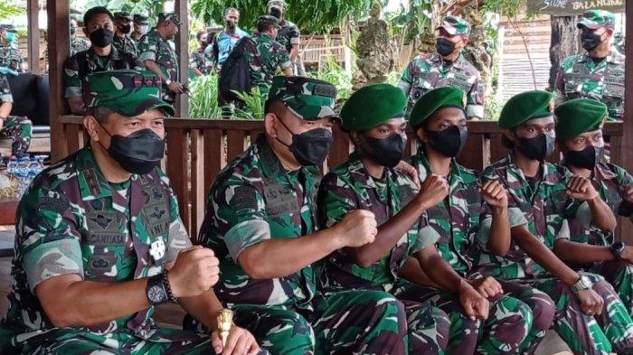 Dirangkul Jenderal Dudung, Kowad Asal Kaimana Papua Barat Matilda ...