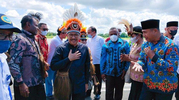 Tiba di Bandara Mopah, Ini Agenda Kunjungan Wamen Agama di Merauke ...