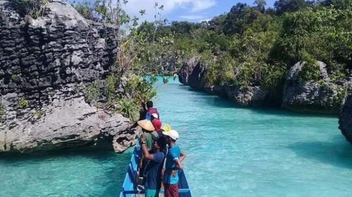Intip Wisata Teluk Toran, Kepingan Surga Tersembunyi di Fakfak Papua ...