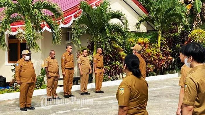 Tingkat Kehadiran Sangat Menurun, Elpius Hugi Tegur ASN Biro Umum dan ...