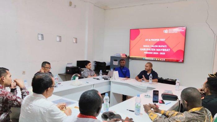 Agustinus Tenau Paparkan Visi-Misi Membangun Maybrat dengan Aman ...