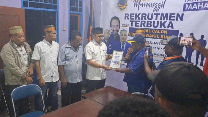 Alimudin Baedu Kembalikan Formulir Bacakada DPD Partai NasDem Teluk ...