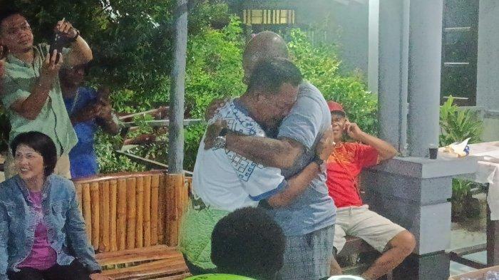 32 Detik Peluk dan Tangis Haru Warnai Perjumpaan Elysa Auri dan Anthonius Alex Marani ...