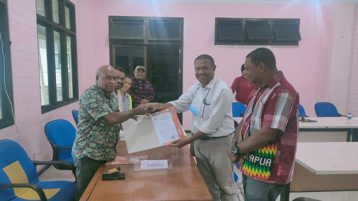 Dr Hugo Warami Daftar Jadi Bakal Calon Rektor Universitas Papua ...