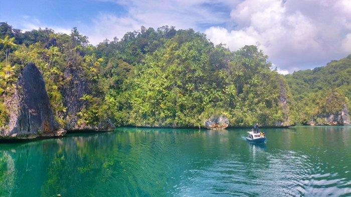 BI Papua Barat Promosikan Pariwisita Kaimana: Teluk Triton, Kolam Sisir ...