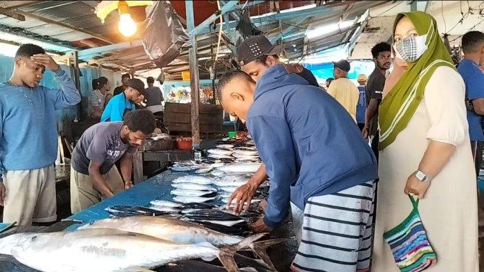 Cuaca Ekstrim Papua Barat Berakibat Harga Ikan Meroket, Nelayan Manokwari tak Bisa Melaut ...