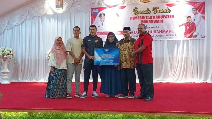 Pemkab Manokwari Beri Hadiah Rp 100 Juta untuk Fajar Fathur Rahman ...