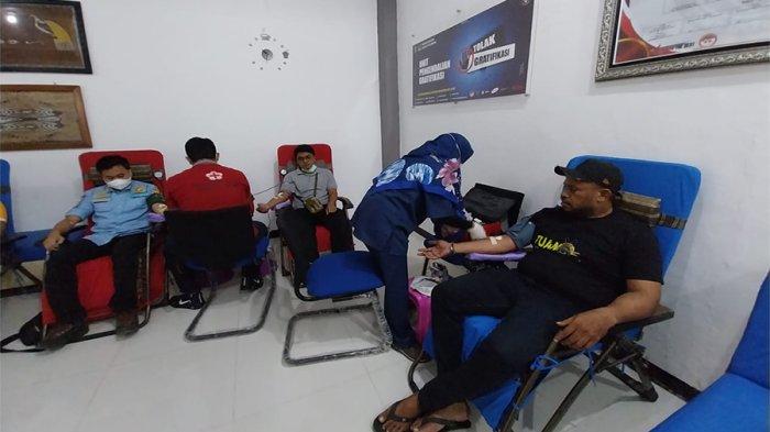 Peringati Hari Bhakti Ke-73, Imigrasi Sorong Gelar Donor Darah - Tribunpapuabarat.com