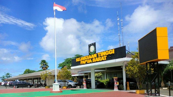 Harli Siregar Mulai Petakan Kasus Tunggak di Kejati Papua Barat, LP3BH Manokwari Buka Daftarnya ...
