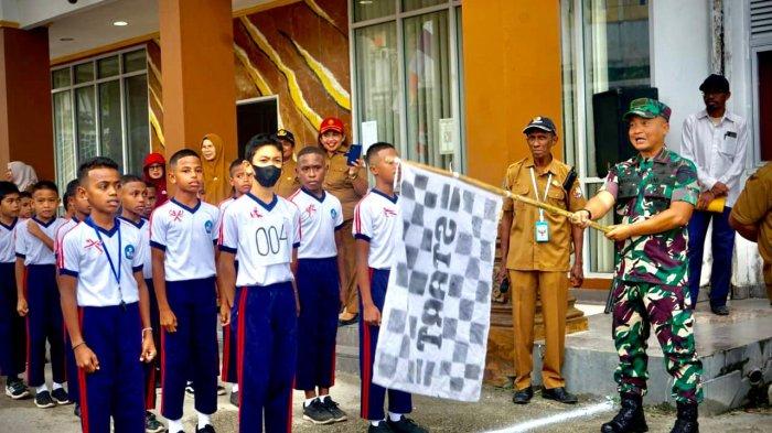 Pesan Mayor Arm Hendriyana untuk Peserta Gerak Jalan Indah di Fakfak ...