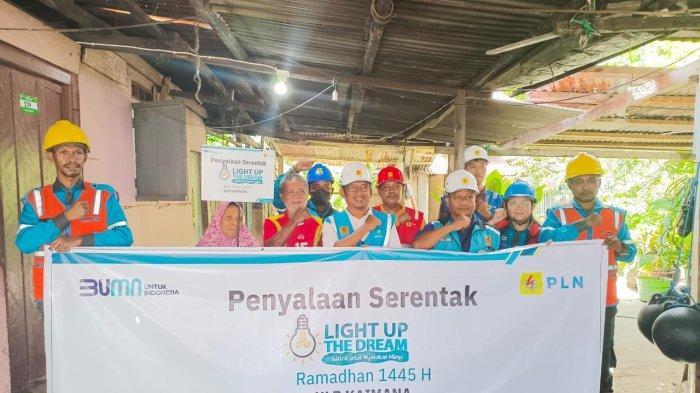 2 Keluarga di Kaimana Dapat Kado Meteran Listrik Gratis Program LUTD ...